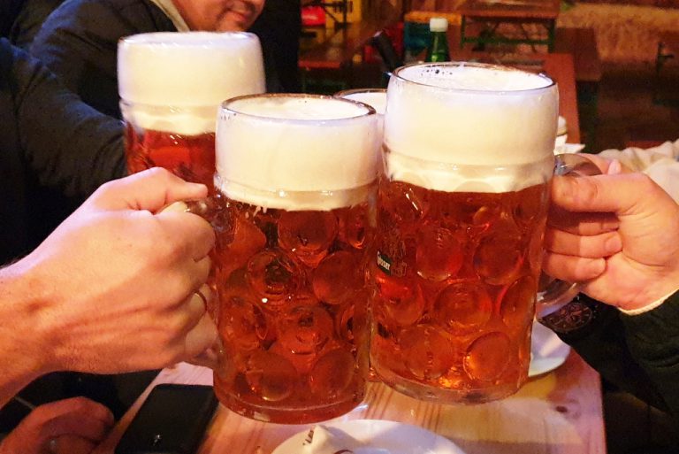 Prost Bier - lizenzfreie Bilder | kostenloser Support | Piqza.de